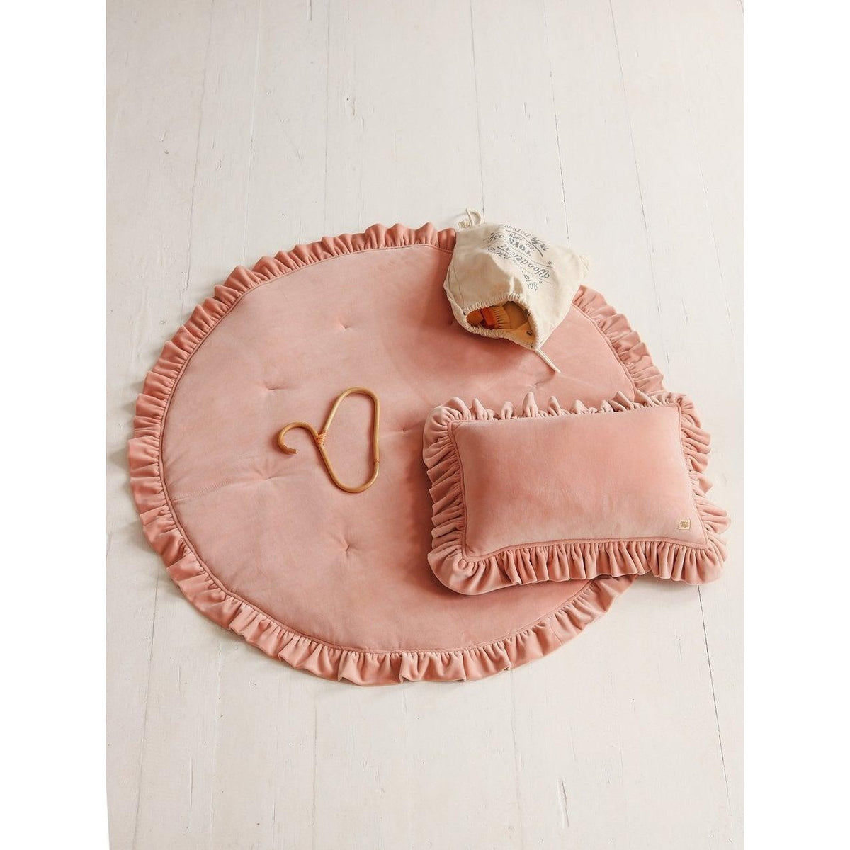 Soft Velvet Mat with Frill – Cozy Nursery